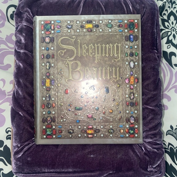 Besame Cosmetics | Makeup | Sleeping Beauty 959 Besame Eyeshadow ...